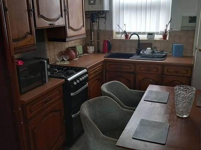 2 bedroom house in Sheffield