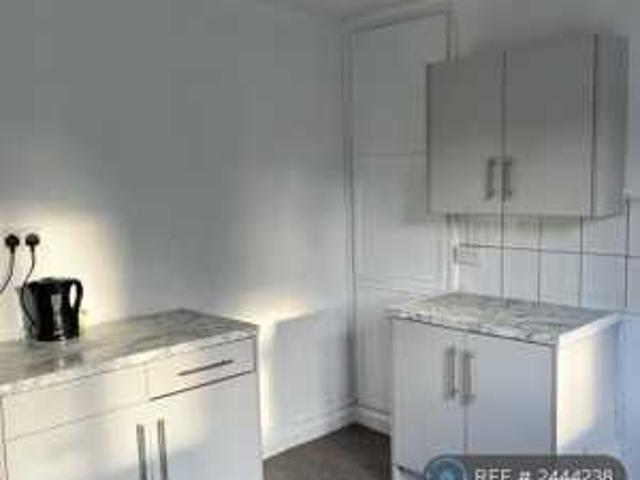 2 bedroom house in The Circle, Nuneaton, CV10 2 bed #2444238