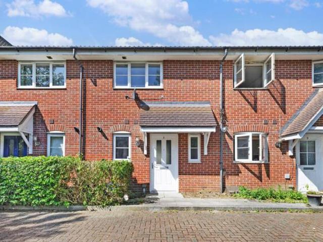 2 Bedroom House Ilford Greater London 100366476