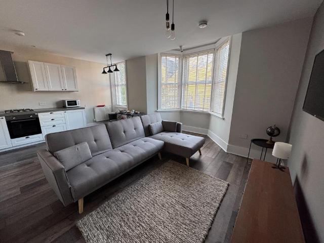 2 bedroom house of multiple occupation to rent
