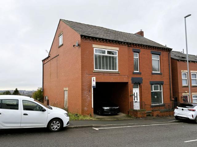 2 Bedroom House Oldham Oldham LS99054869