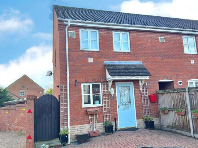 2 Bedroom House Lowestoft Suffolk 98278491