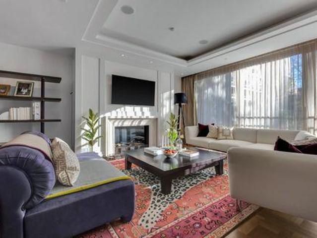 2 Bedroom House London England 98386589