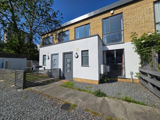 2 Bedroom House London Greater London LS100398417