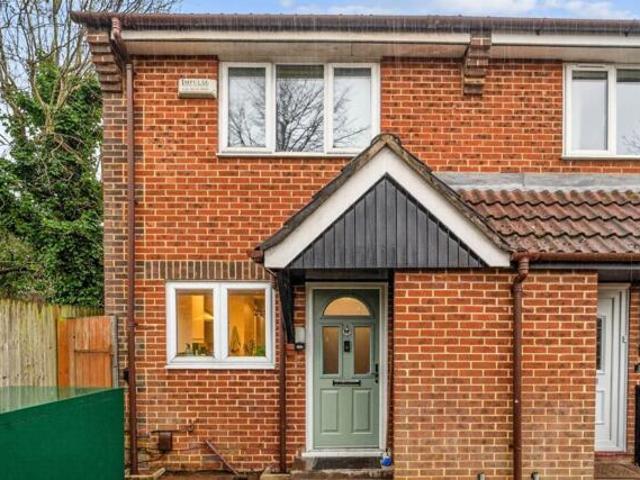 2 Bedroom House London Greater London LS101931390
