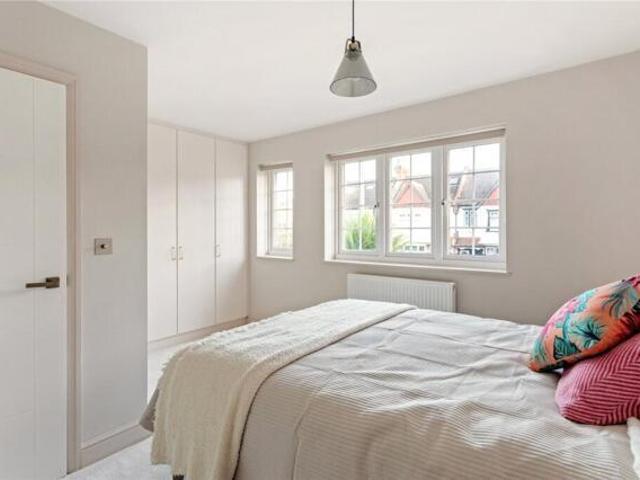 2 Bedroom House London Greater London LS98386721