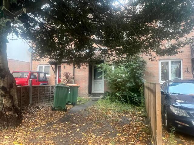 2 Bedroom House London Greater London LS99571842
