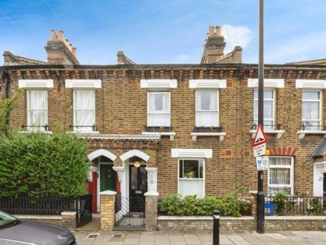 2 Bedroom House London Greater London LS99774010