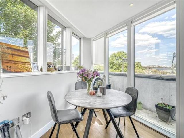 2 Bedroom House London Greater London 99895436