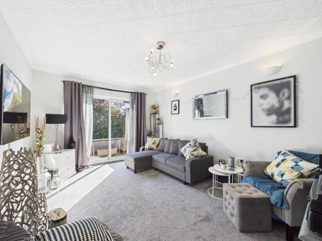 2 Bedroom House Londres Greater London 99092793