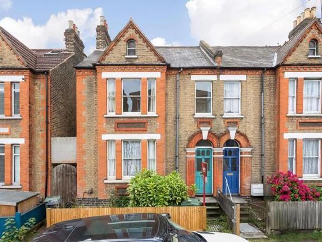 2 Bedroom House Londres Greater London 100987795