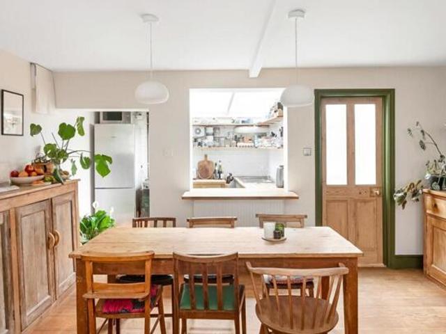 2 Bedroom House Londres Greater London LS100953695