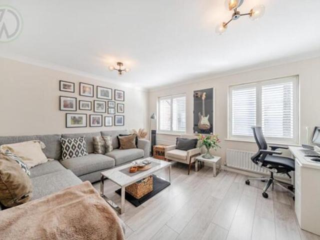 2 Bedroom House Londres Greater London LS98800817