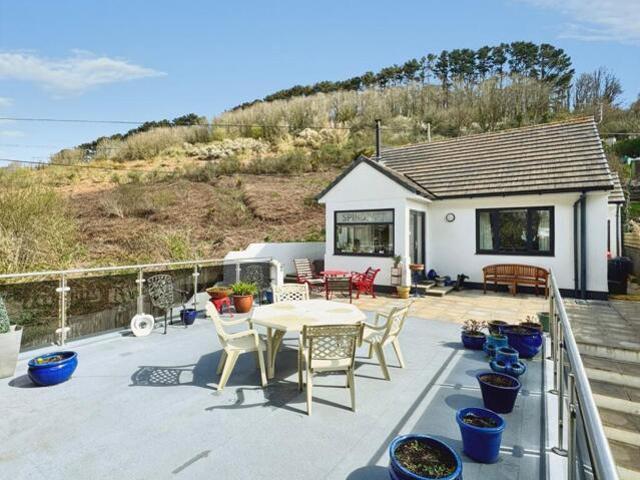 2 Bedroom House Looe Cornwall 101996257