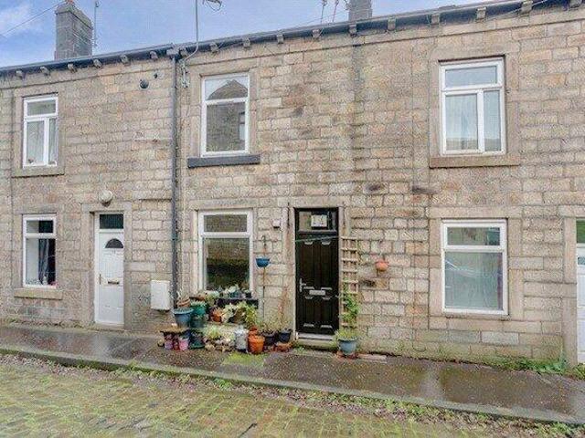 2 Bedroom House Lancs Calderdale 99571666