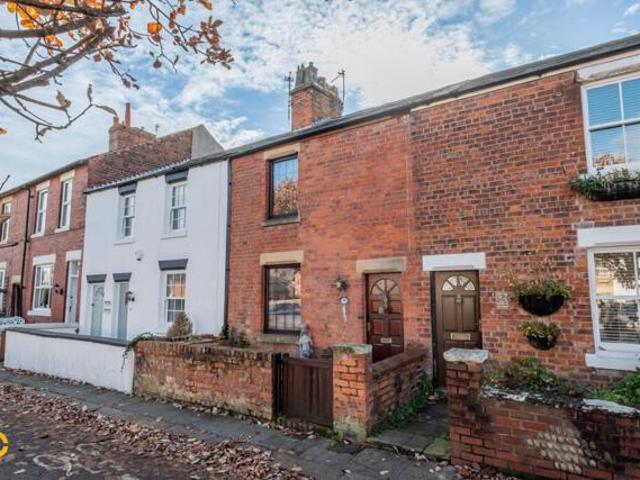 2 Bedroom House Lancs Lancashire LS101675894