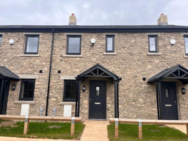 2 Bedroom House Lancs Lancashire LS99735931