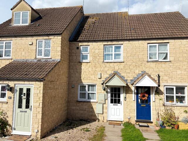 2 Bedroom House Lechlade Gloucestershire LS101278341