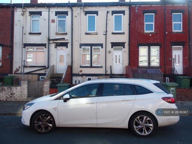 2 Bedroom House Leeds West Yorkshire 100681242