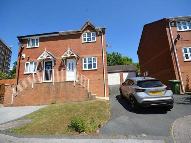2 Bedroom House Leeds West Yorkshire 99204076