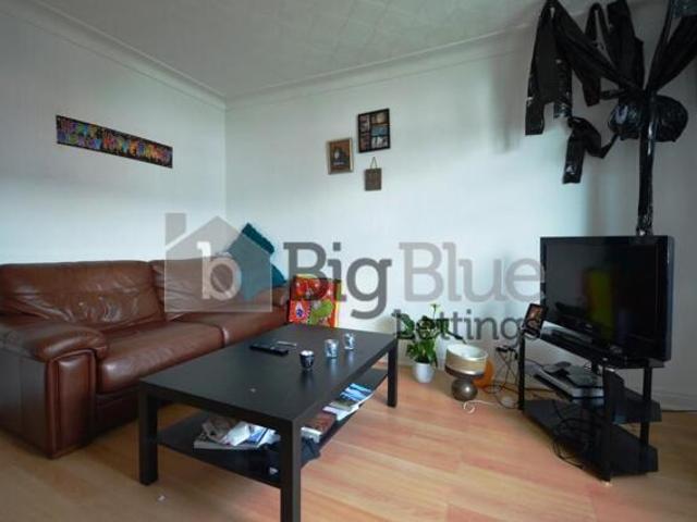 2 Bedroom House Leeds West Yorkshire LS100435897