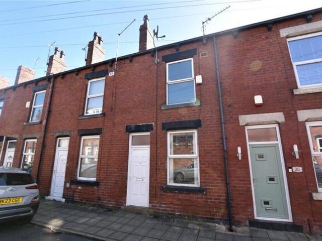 2 Bedroom House Leeds West Yorkshire LS101797042