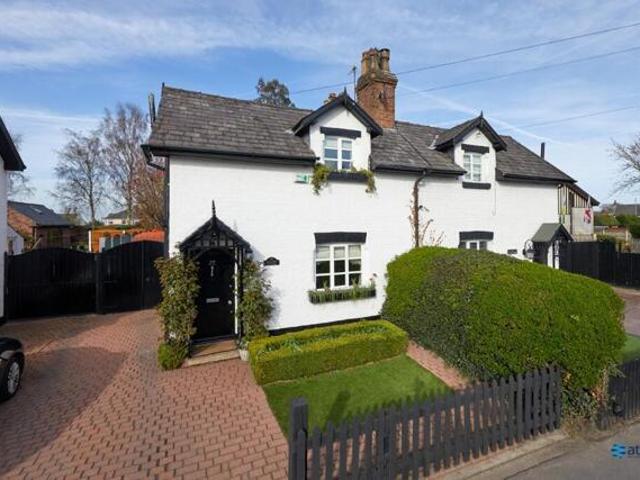 2 Bedroom House Liverpool Liverpool 90852627