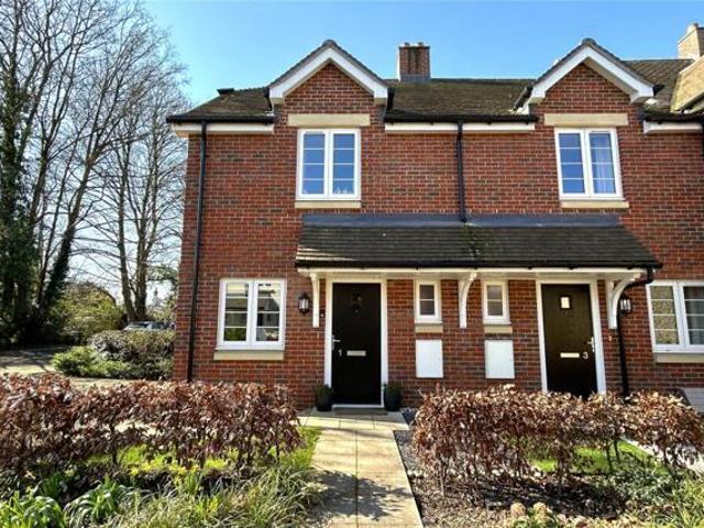 2 Bedroom House Liphook Hampshire LS101797011
