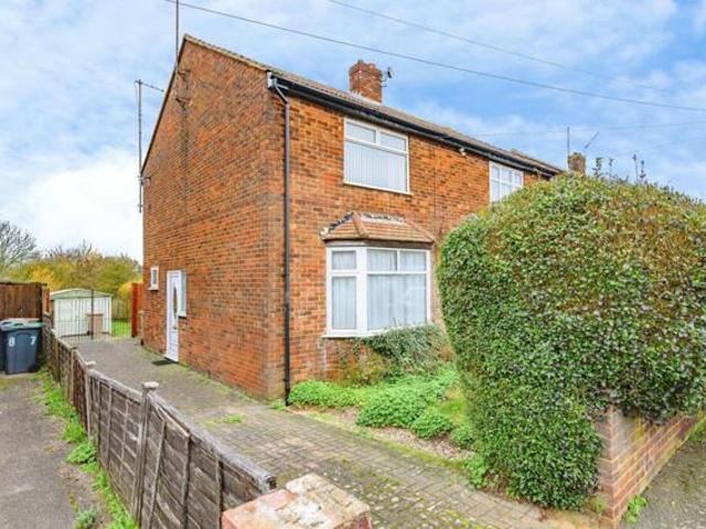2 Bedroom House Luton Luton 99986192