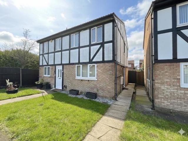 2 Bedroom House Luton Luton LS100685084