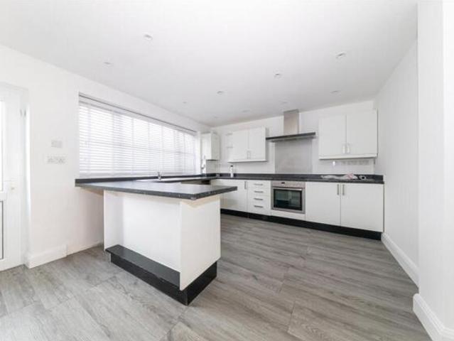 2 Bedroom House Luton Luton LS101675201