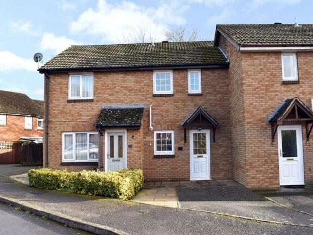 2 Bedroom House Lymington Hampshire 100540936