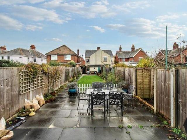 2 Bedroom House Lymington Hampshire LS100366210