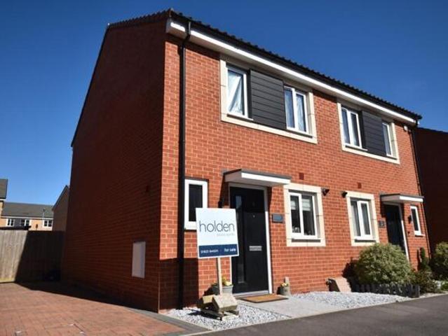 2 Bedroom House Maldon Essex 100917759