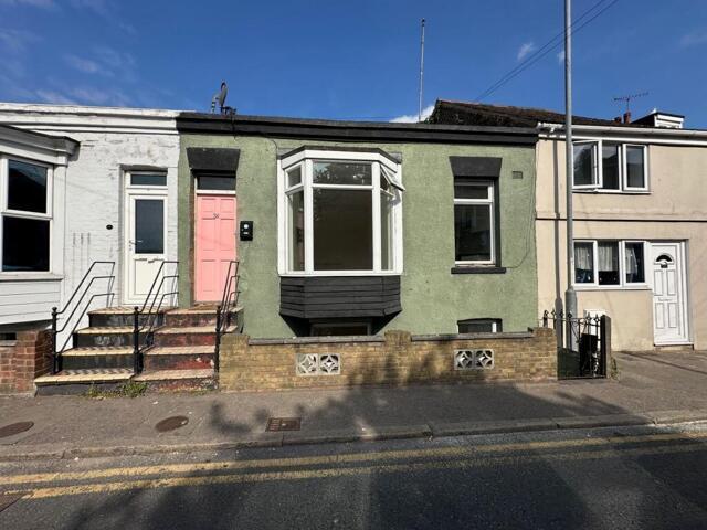 2 Bedroom House Margate Kent LS101678732