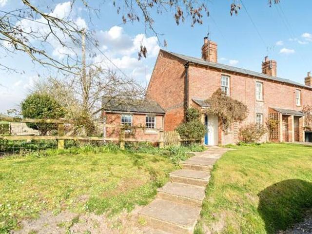 2 Bedroom House Marlborough Wiltshire LS101676437