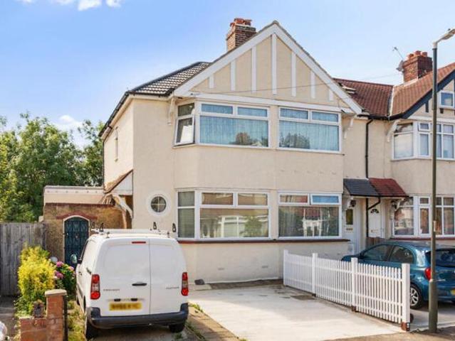 2 Bedroom House Mitcham Greater London 98864319
