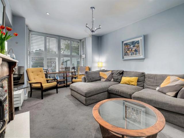 2 Bedroom House Mid Terrace