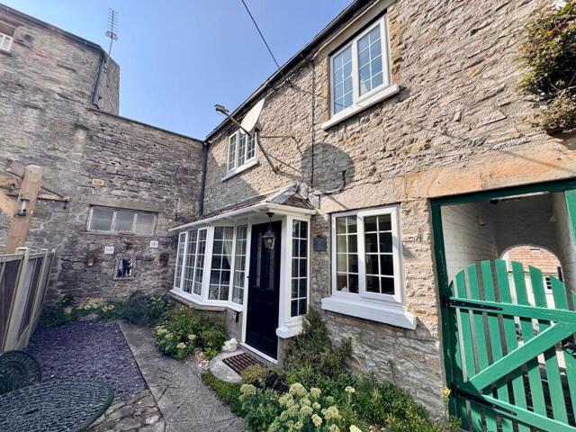 2 Bedroom House Middleham North Yorkshire 99130015
