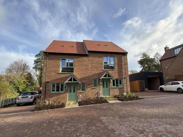2 Bedroom House Midhurst West Sussex LS100456493