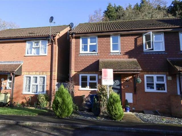 2 Bedroom House Milford Surrey LS100917586