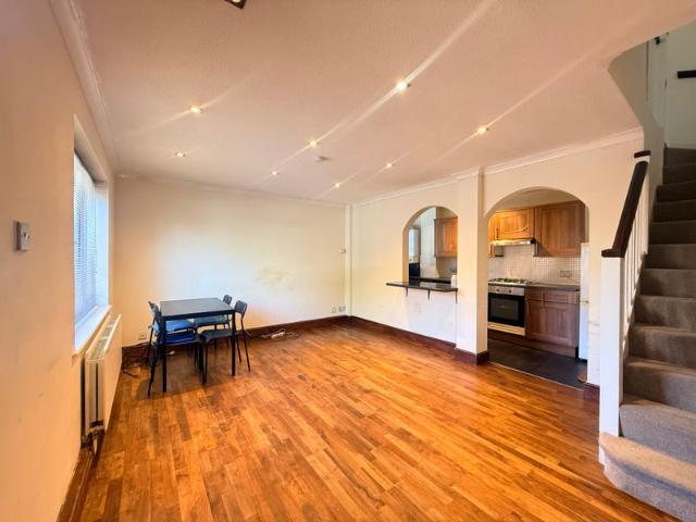 2 Bedroom House No Garden in SW19