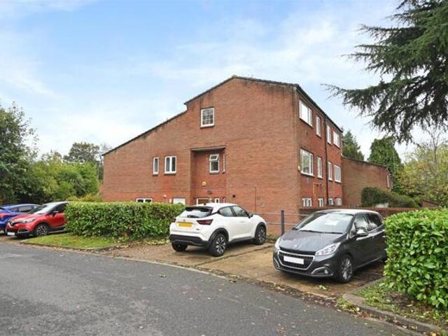2 Bedroom House Northwood Isle Of Wight 101922397