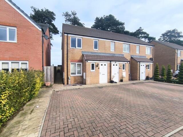 2 Bedroom House Northampton Northamptonshire 100881341