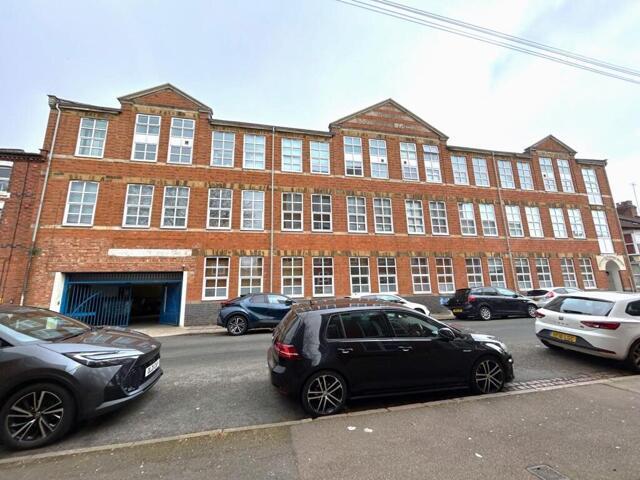 2 Bedroom House Northampton Northamptonshire 100988049