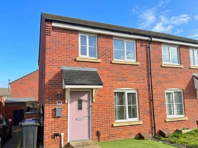 2 Bedroom House Northampton Northamptonshire 101674868