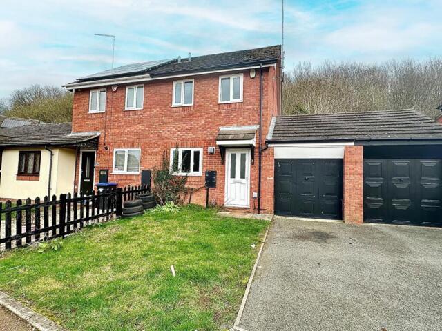 2 Bedroom House Northampton Northamptonshire LS100398313