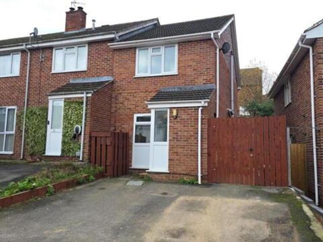2 Bedroom House Newbury West Berkshire 98864441