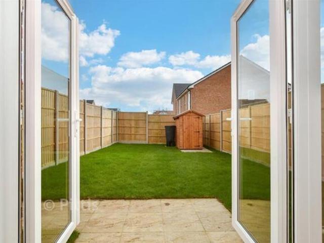 2 Bedroom House Newport Isle Of Wight 101278290