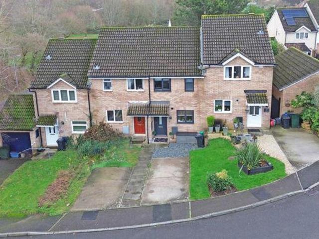 2 Bedroom House Newport Isle Of Wight 98612685
